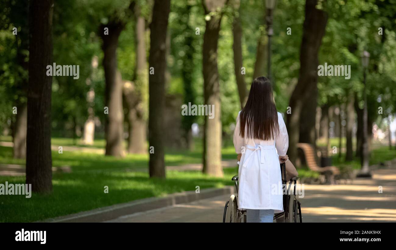 Doctor hospital outside walk hi-res stock photography and images - Alamy