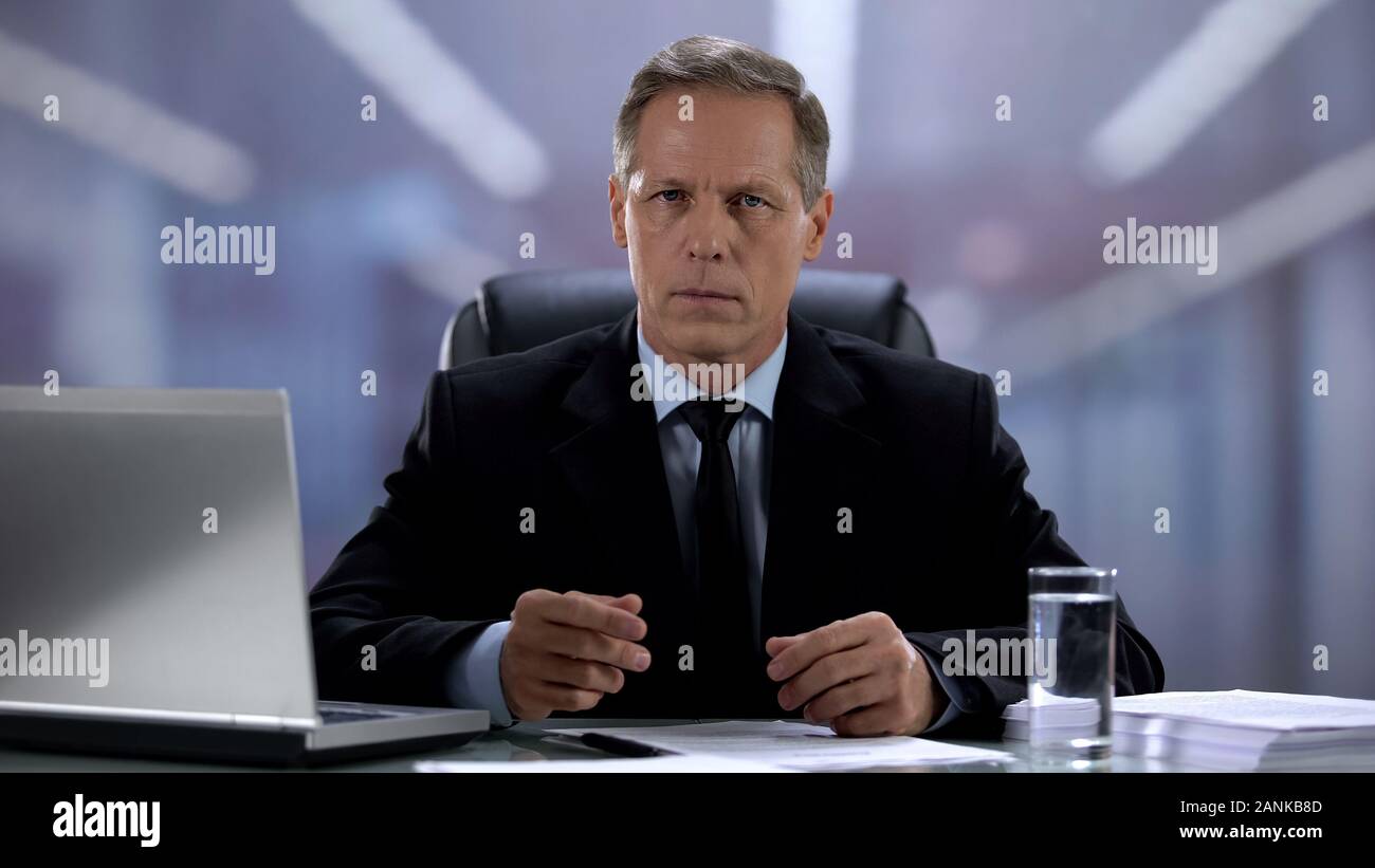 Camera employer hi-res stock photography and images - Alamy