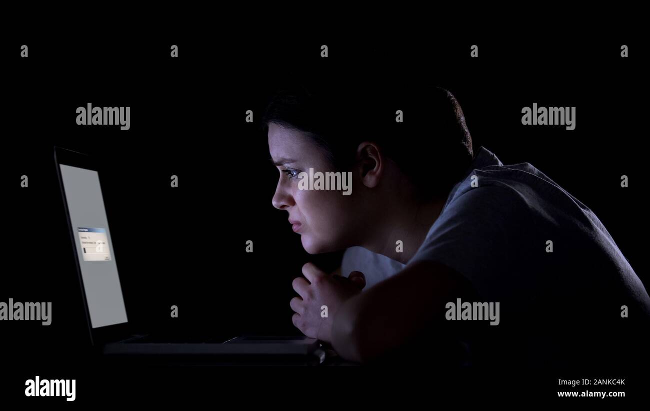 Downloading software hi-res stock photography and images - Alamy