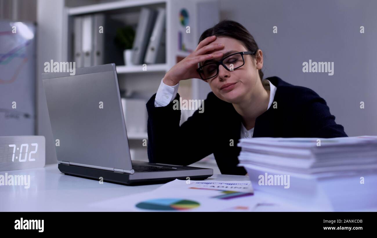 Depressed office worker hi-res stock photography and images - Alamy