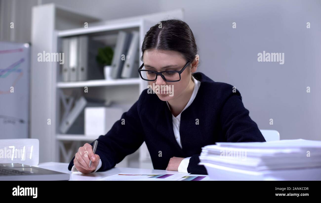 Female auditor hi-res stock photography and images - Alamy