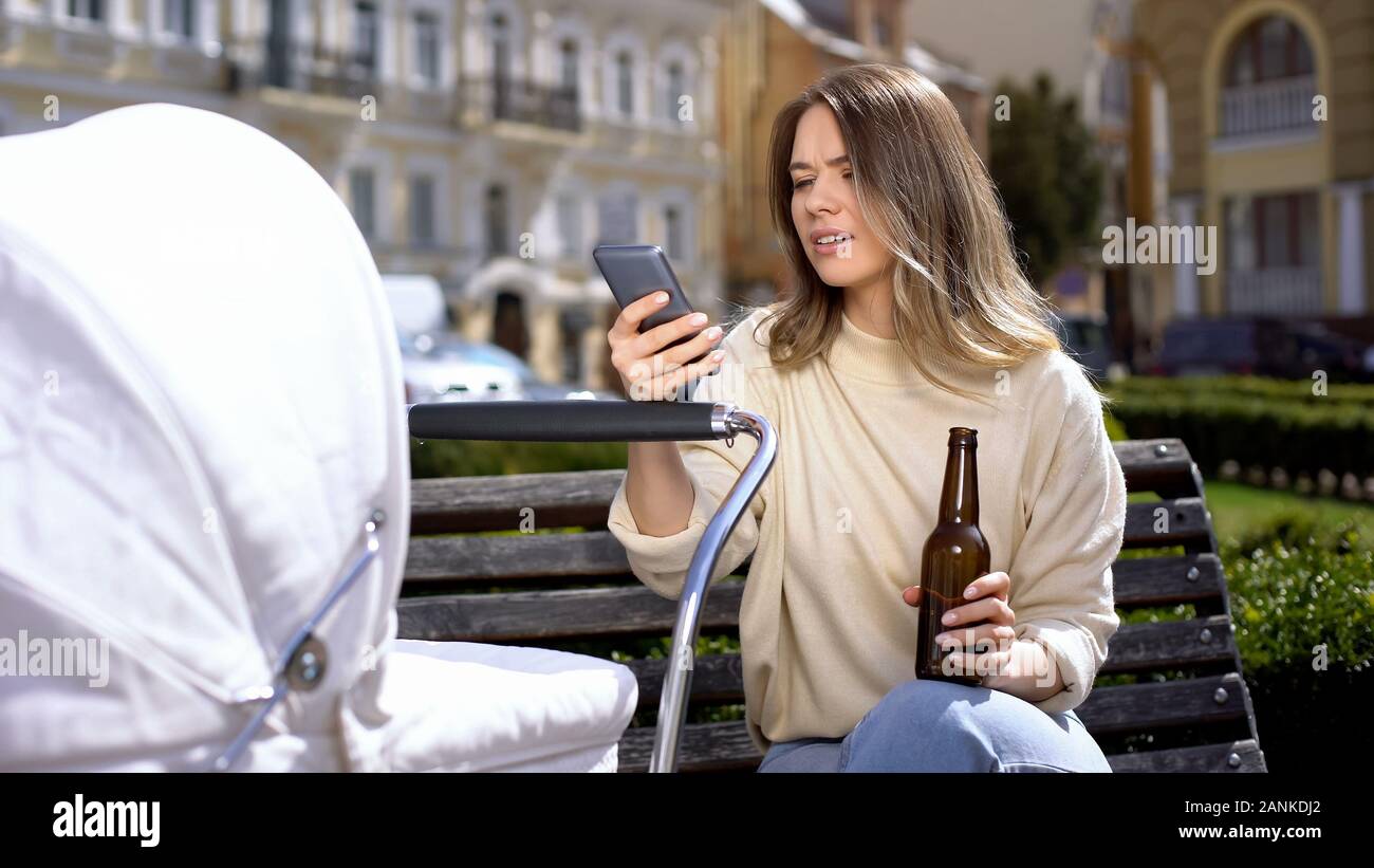 Baby born addicted hi-res stock photography and images - Alamy