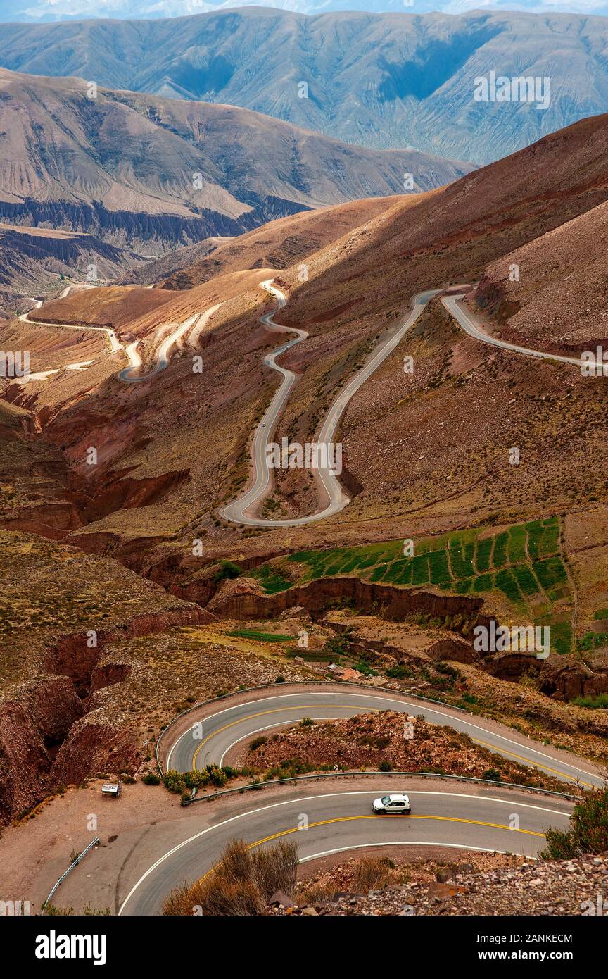 Sinuous road hi-res stock photography and images - Alamy