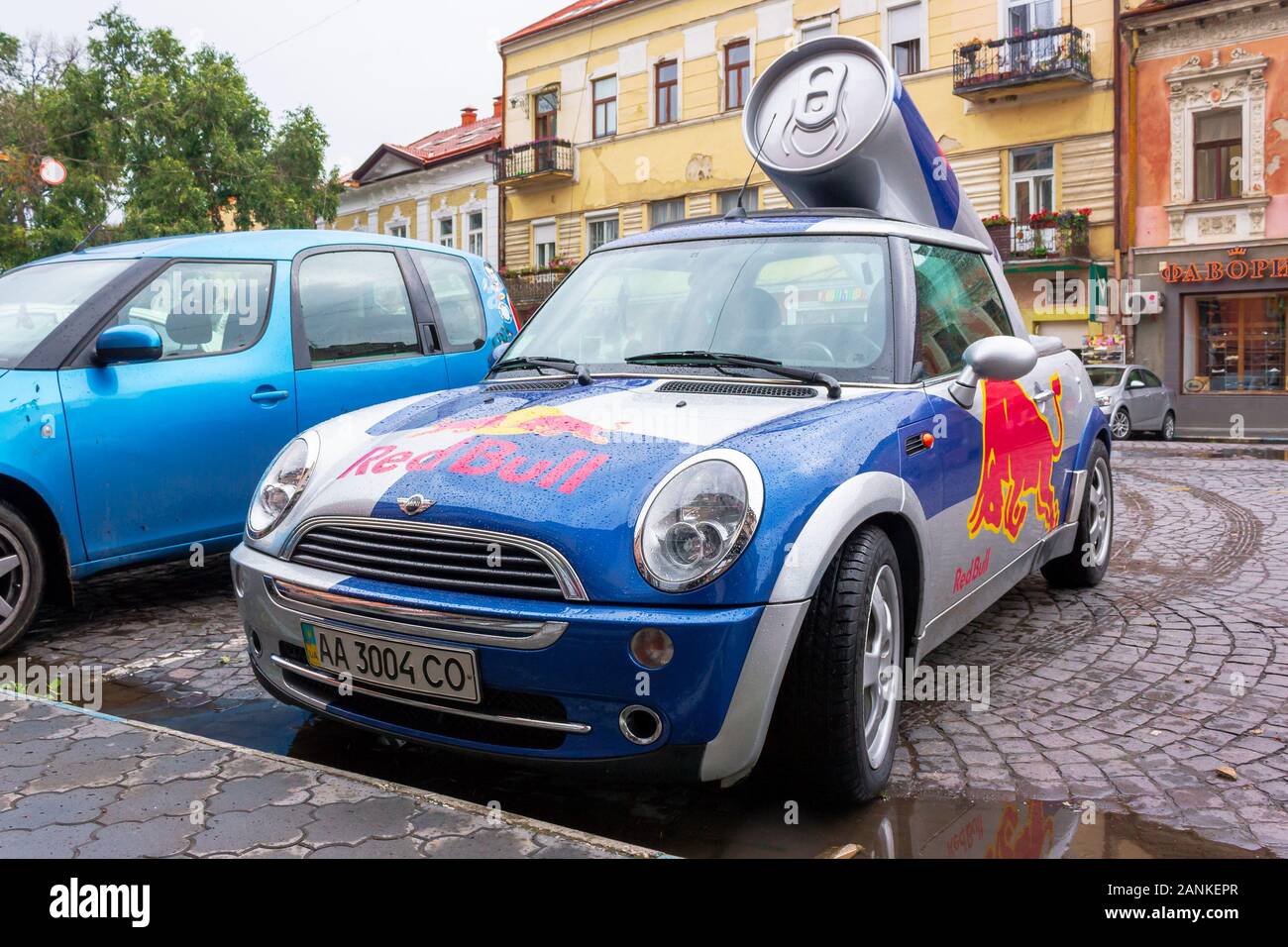 Red bull redbull logo icon hi-res stock photography and images - Alamy