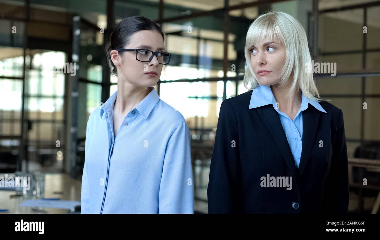 Two business ladies colleagues hi-res stock photography and images - Alamy