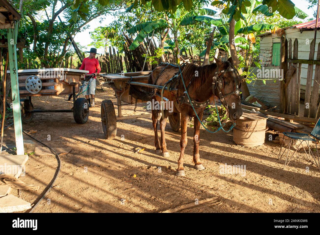 Street scene. El Cayuco, Pinar Del Río, Cuba Stock Photo - Alamy