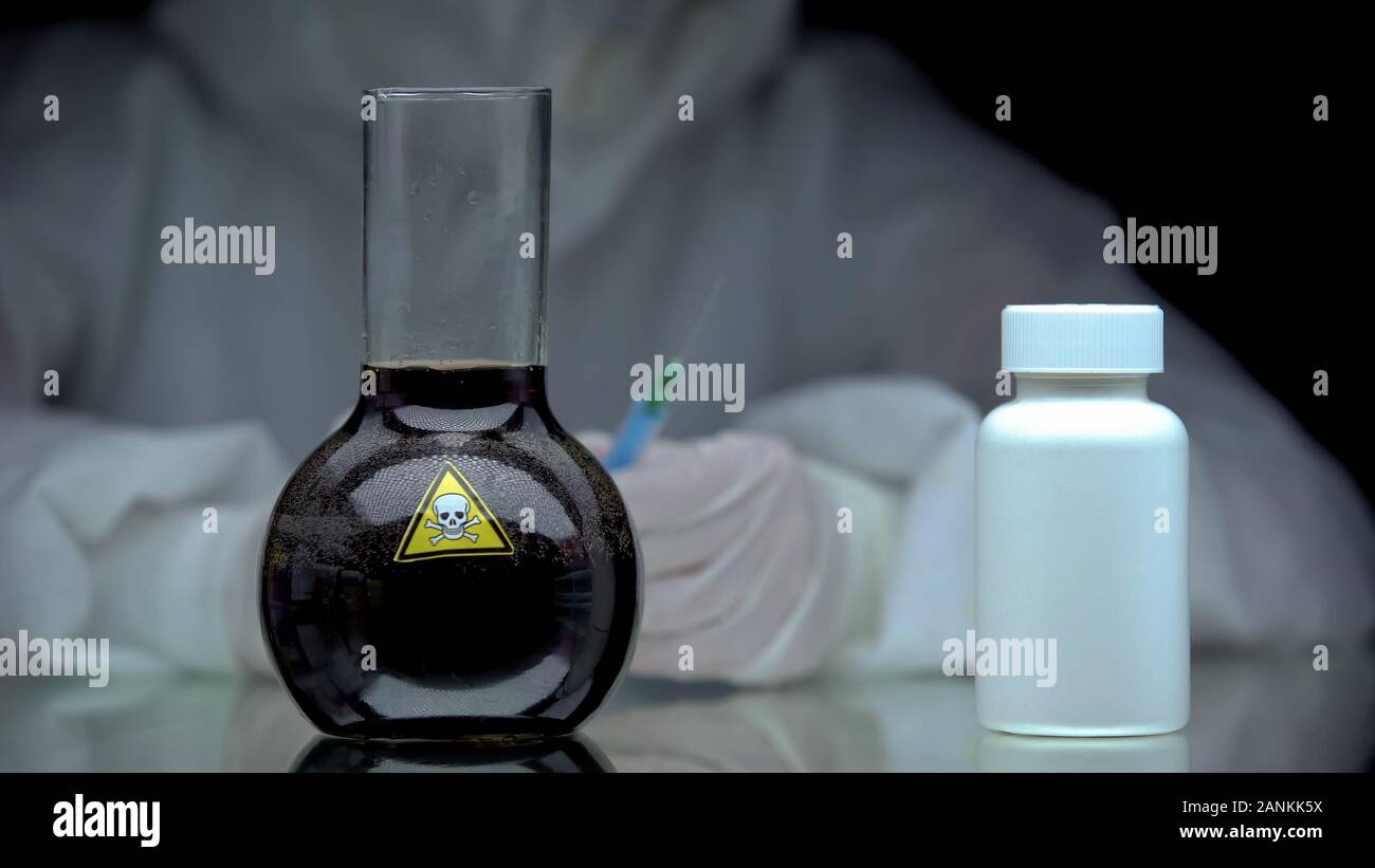 Pouring poison hi-res stock photography and images - Alamy