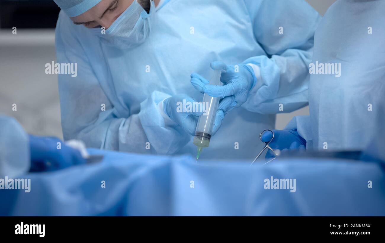 Anesthesiologist anesthetic nurse hi-res stock photography and images ...