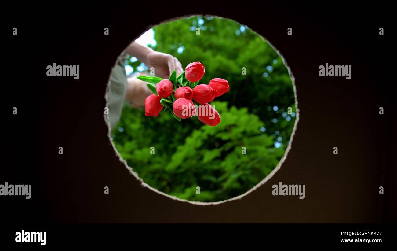 Lady throwing hi-res stock photography and images - Alamy