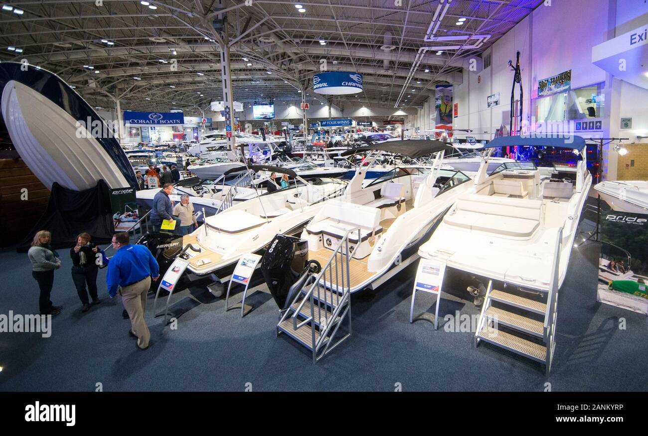 Toronto, Canada. 17th Jan, 2020. People visit the 2020 Toronto ...