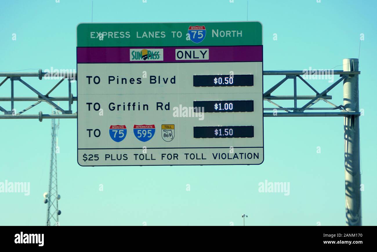Hollywood, FL, U.S.A - January 3, 2020 - The Sunpass toll sign with ...