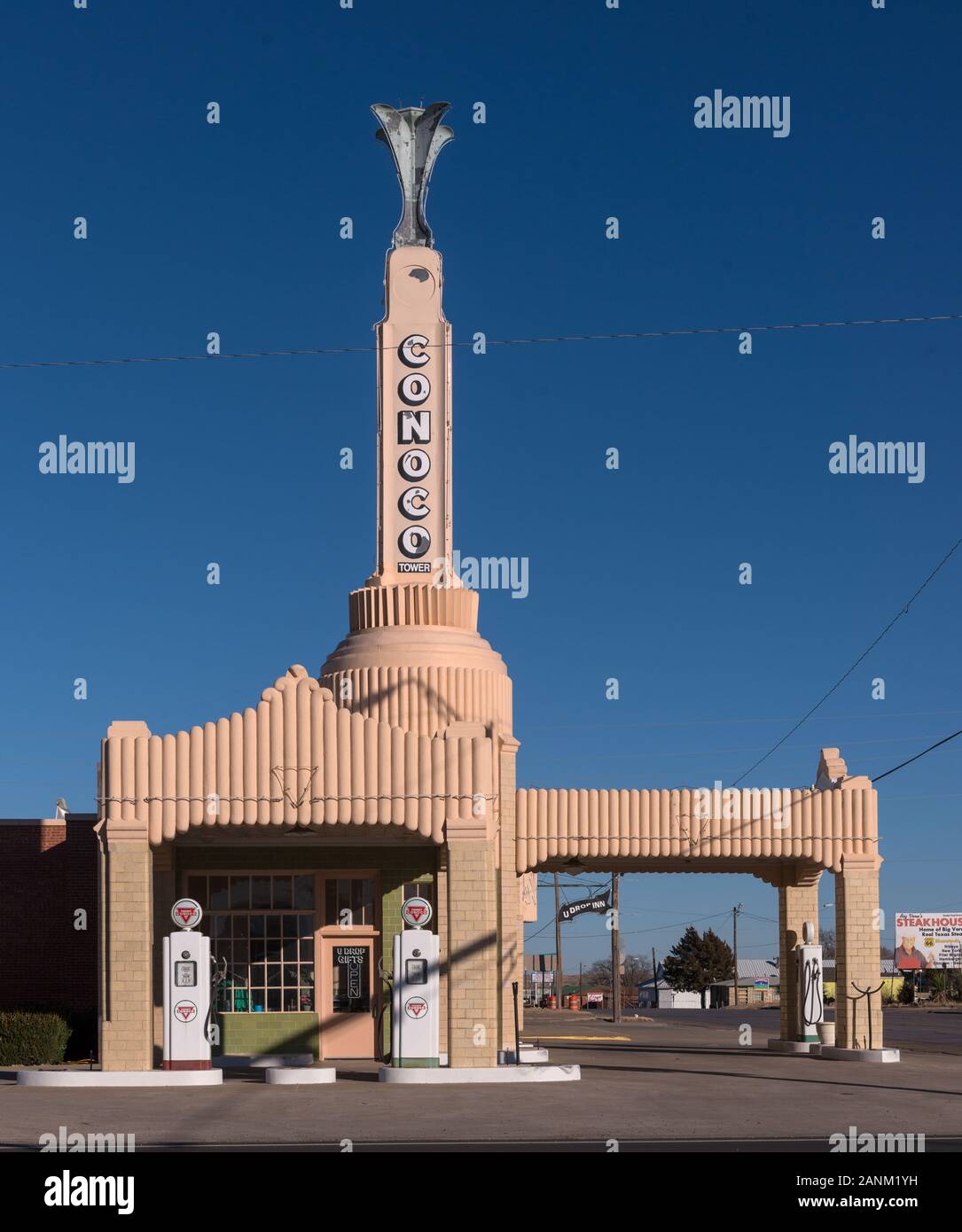 Conoco tower station hi-res stock photography and images - Alamy