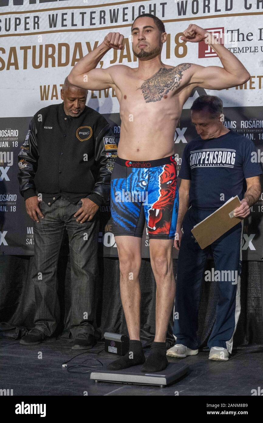 Scale boxing hi-res stock photography and images - Alamy