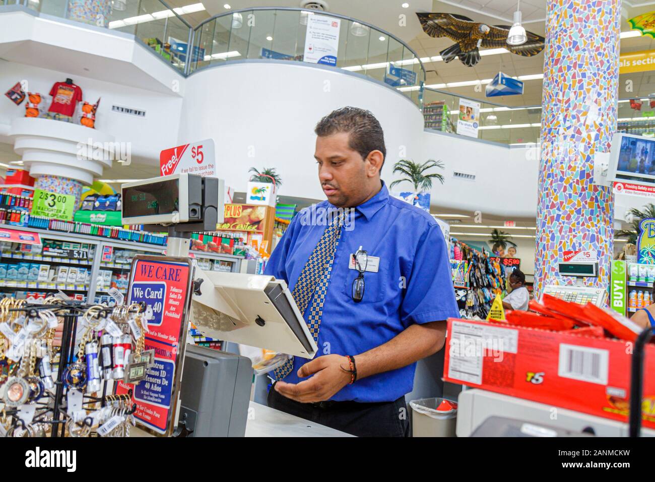 Pharmacy cashier hi-res stock photography and images - Alamy