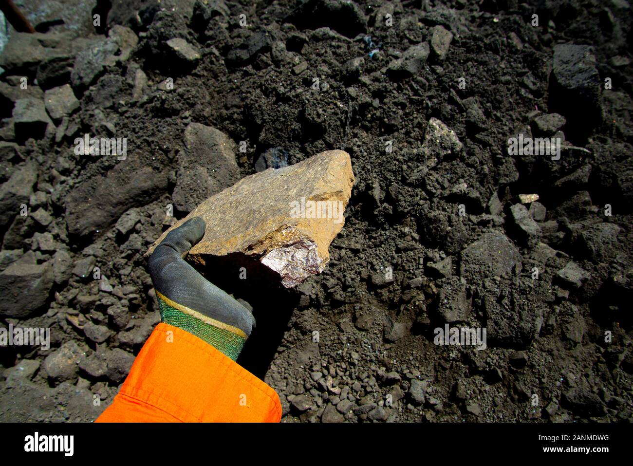 Massive Sulfide Nickel Ore Rock Stock Photo - Alamy