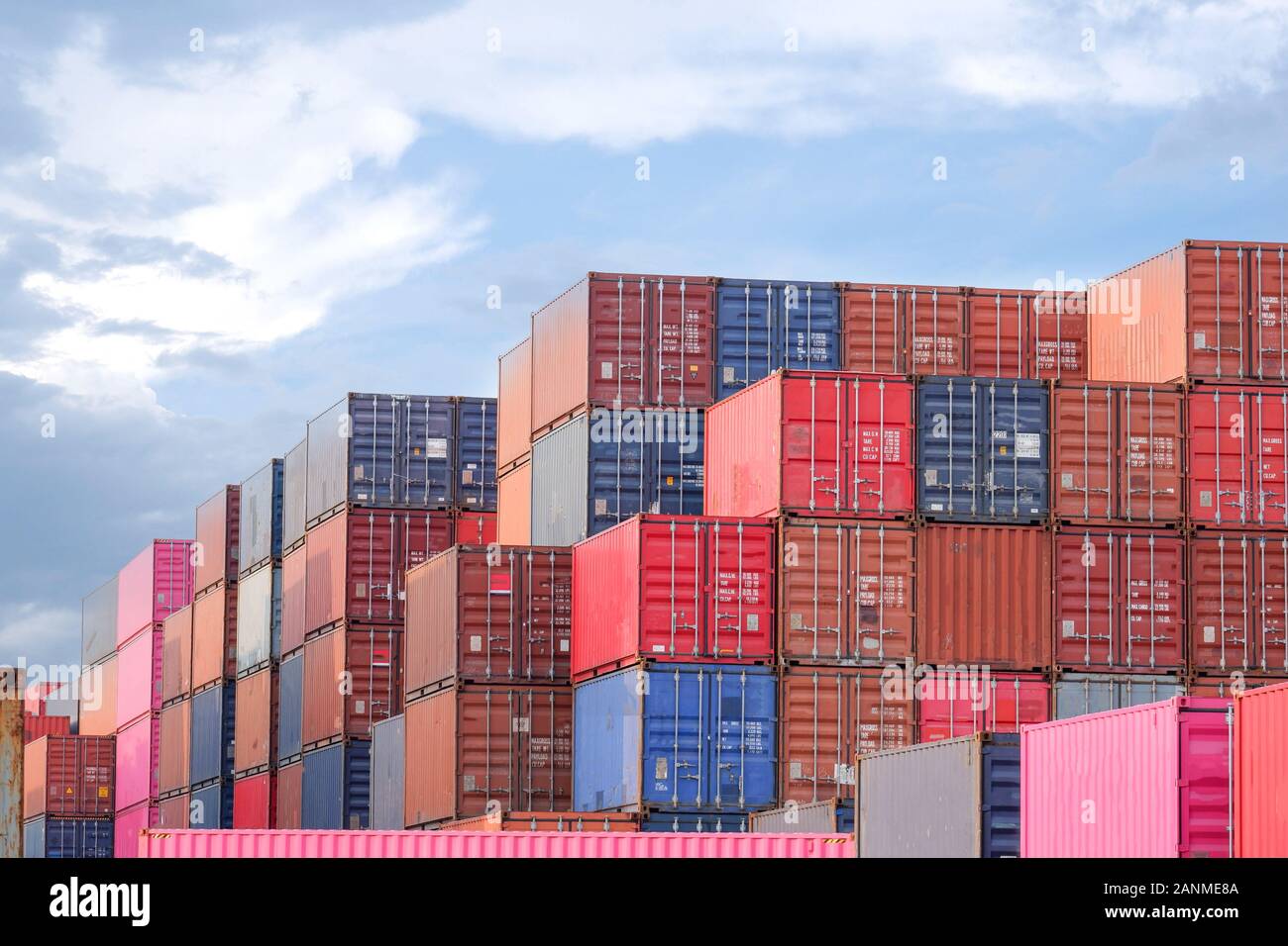 Container Division In the boat challenge to wait for export Stock Photo ...