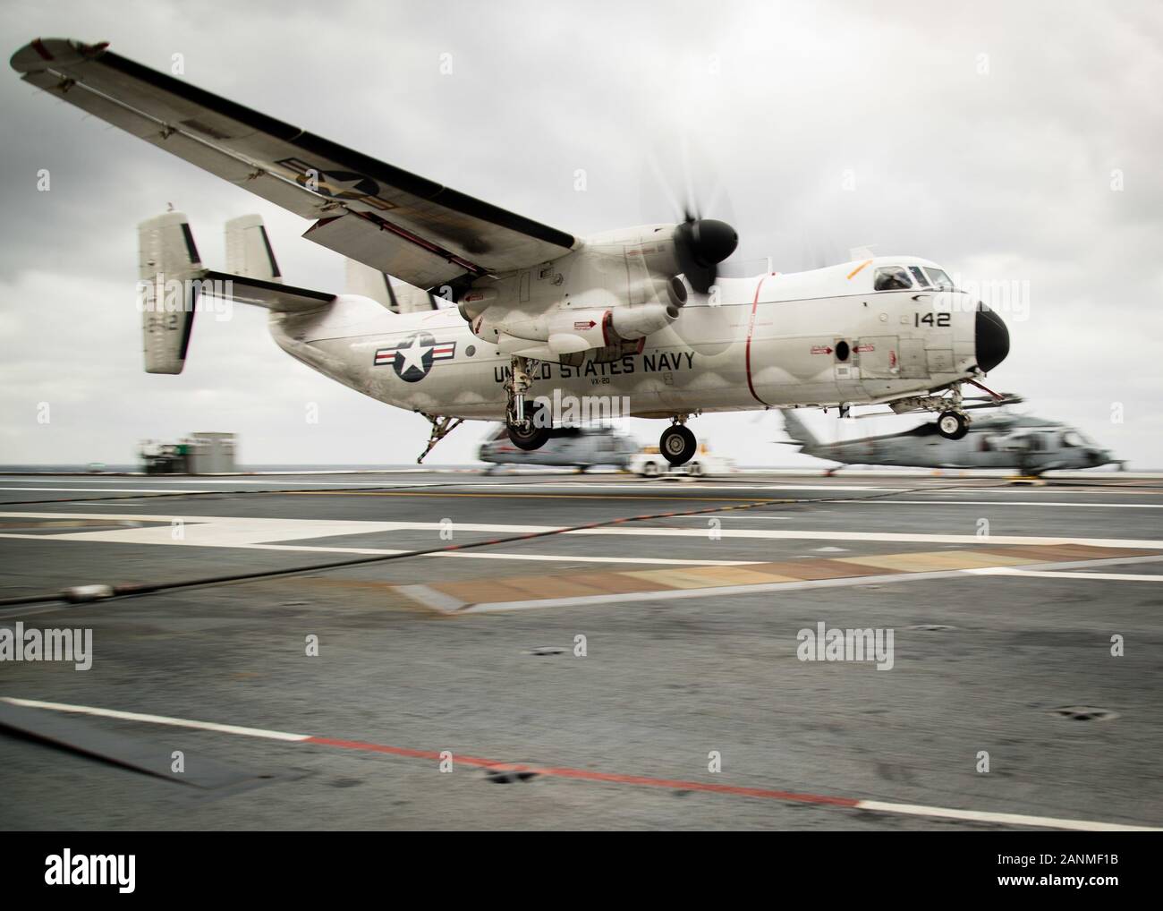 C 2a greyhound aircraft lands hi-res stock photography and images - Alamy