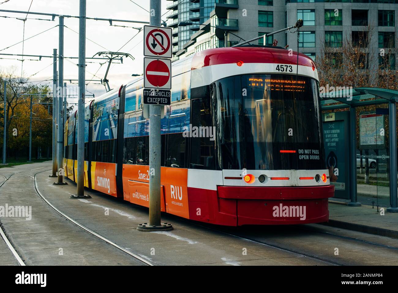 Toronto bus line hi-res stock photography and images - Alamy