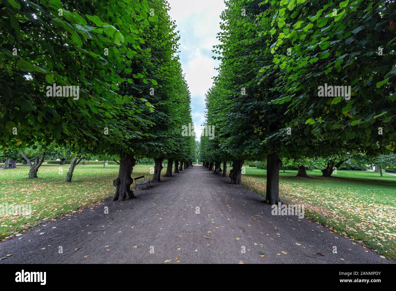 Beautiful gravel path in the garden of Rosenborg Castle in Copenhagen ...