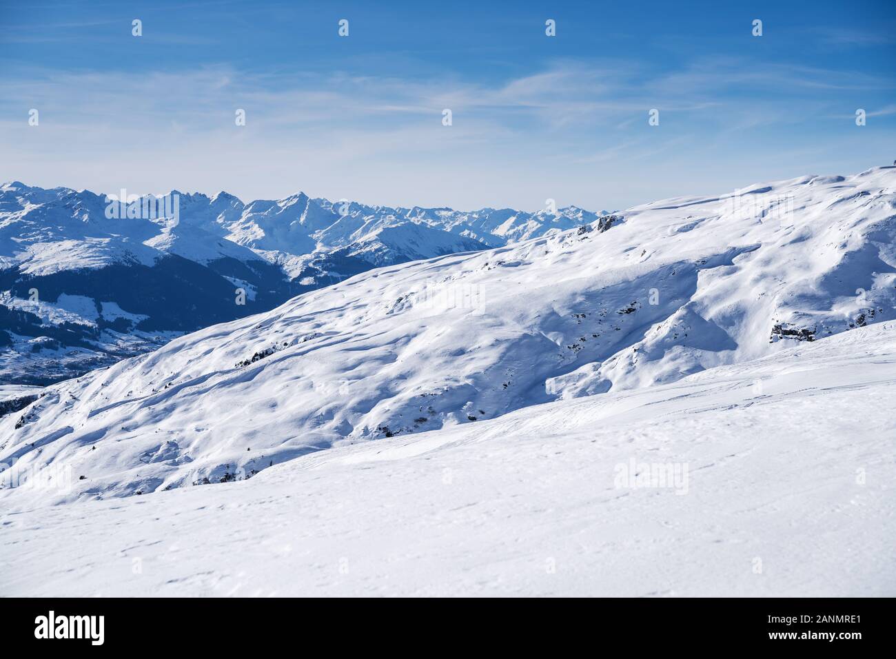 The snowy range of the rocky mountains hi-res stock photography and ...