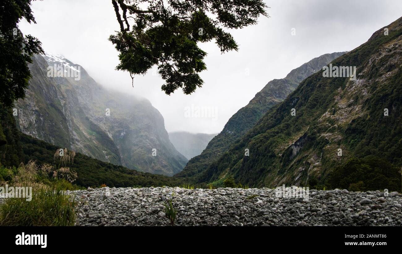 Glacier carved valley hi-res stock photography and images - Alamy