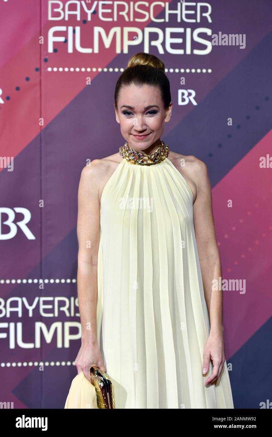 Lisa Maria POTTHOFF (actress) single image, cut single motif, half ...