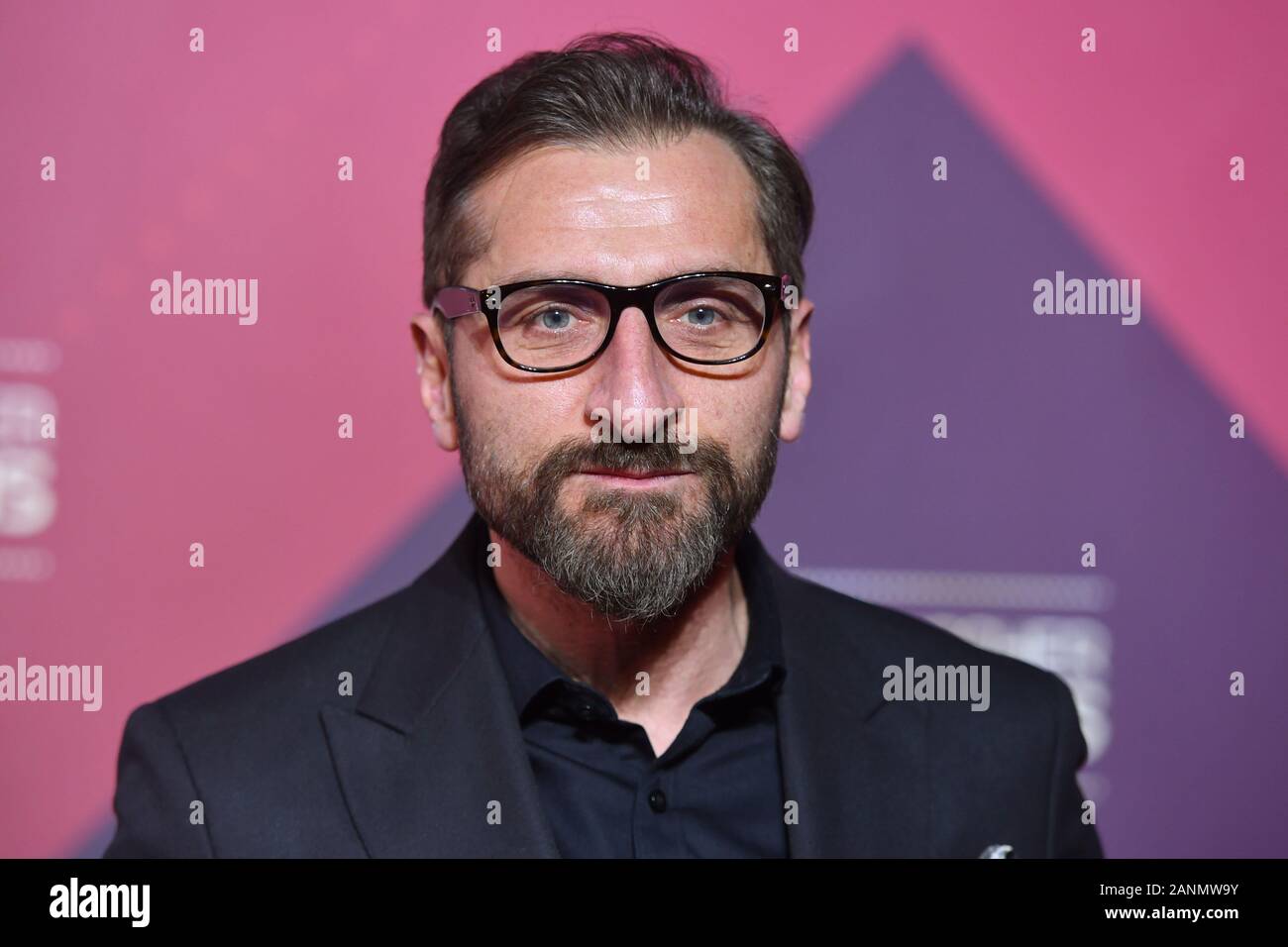 Tim SEYFI (actor) single image, cut single motif, portrait, portrait ...