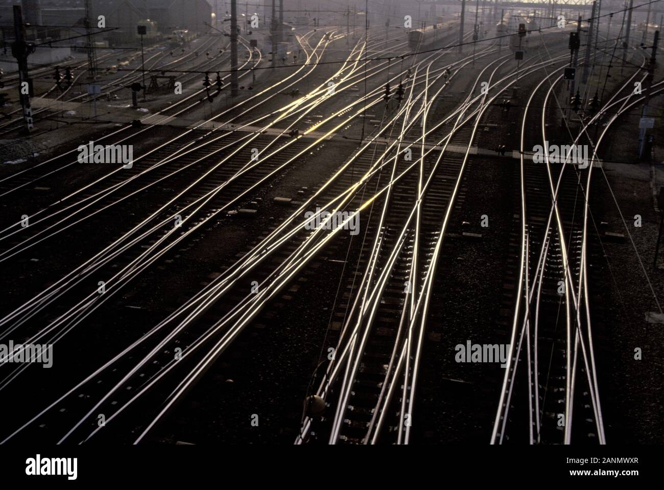 Bahngleise eisenbahn hi-res stock photography and images - Alamy