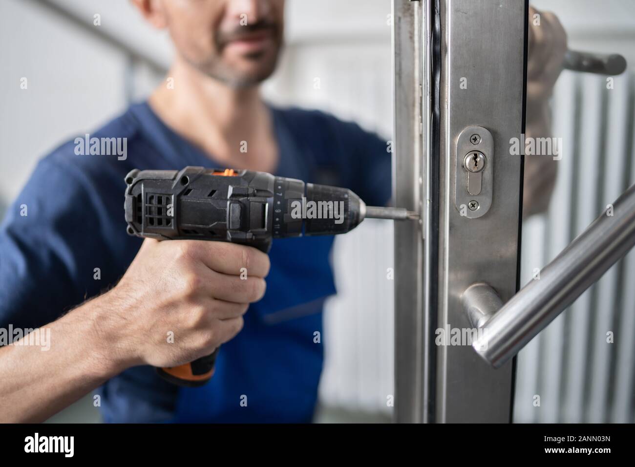 Young guy repairing servicing hi-res stock photography and images - Alamy