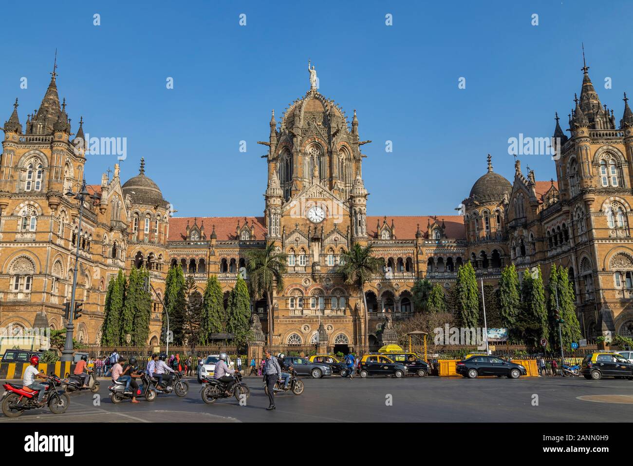 Vt railway station in mumbai hi-res stock photography and images - Alamy