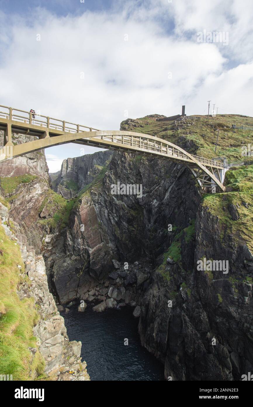 Mizen head lighthouse hi-res stock photography and images - Alamy