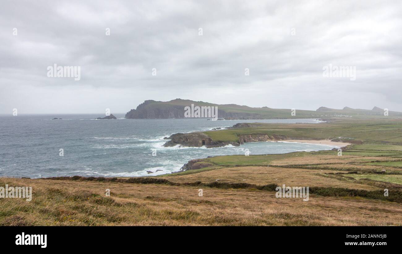 Green landscape dingle peninsula hi-res stock photography and images ...