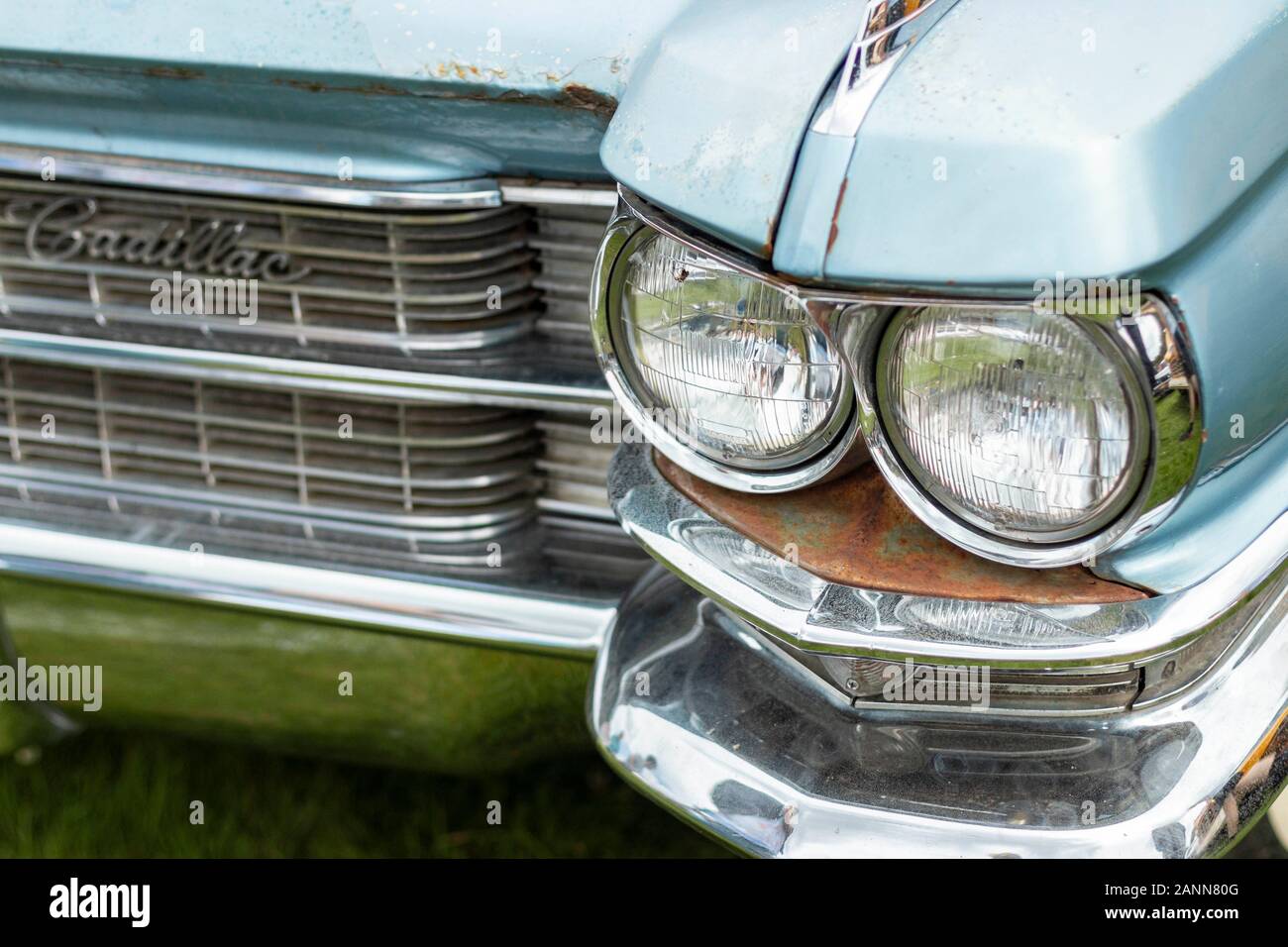 Front end vintage cadillac car hi-res stock photography and images - Alamy