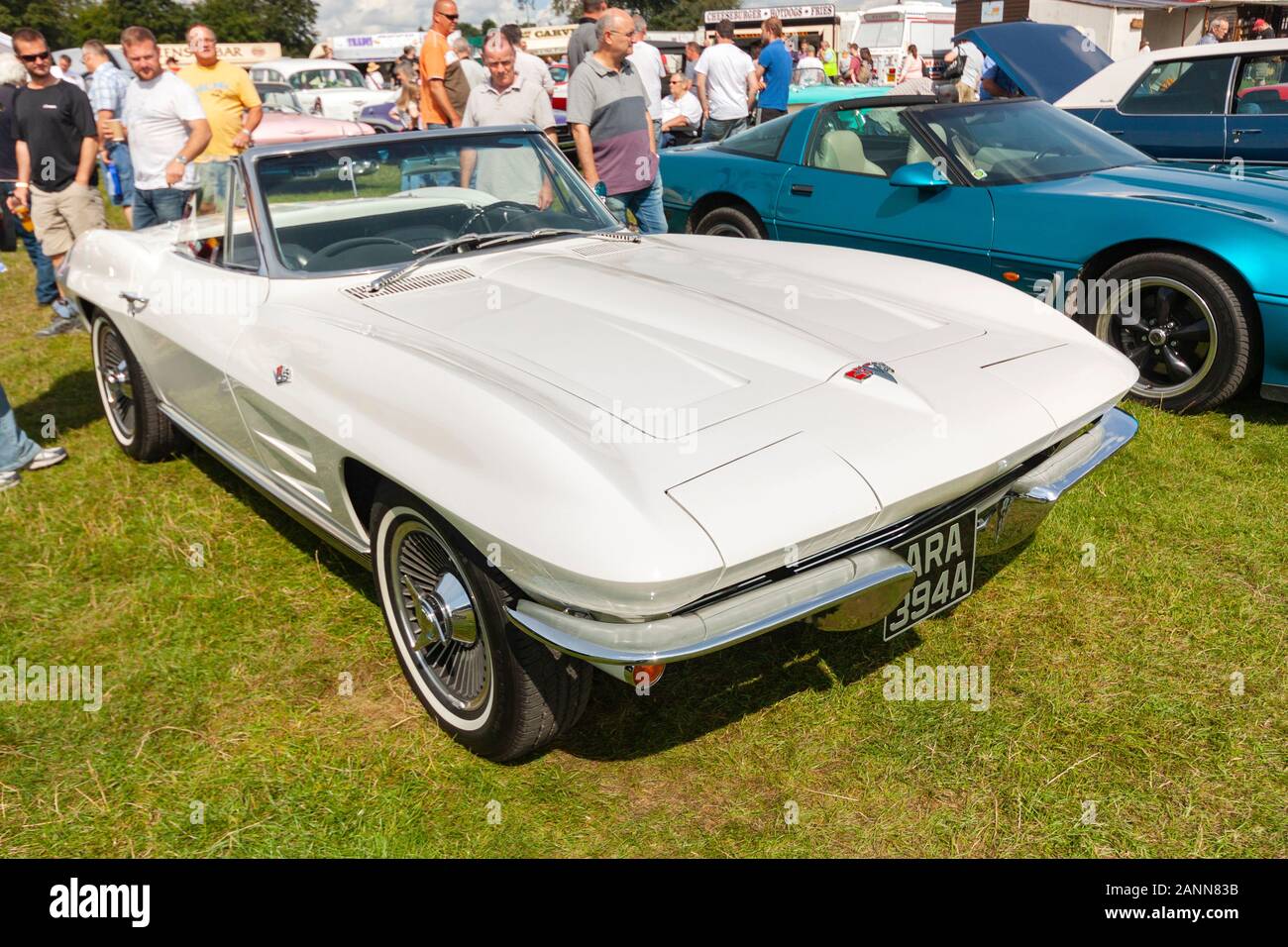 Open top corvette hi-res stock photography and images - Alamy