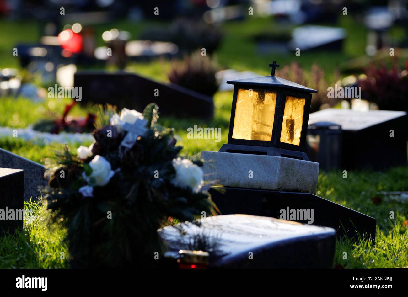 Gravestone silhouette hi-res stock photography and images - Alamy