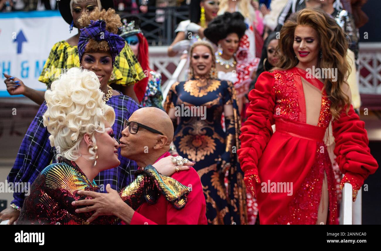 RuPaul (front 2nd left) with performers at RuPaul's DragCon UK ...