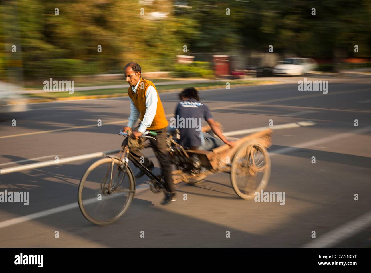 Cycling rickshaw india hi-res stock photography and images - Alamy