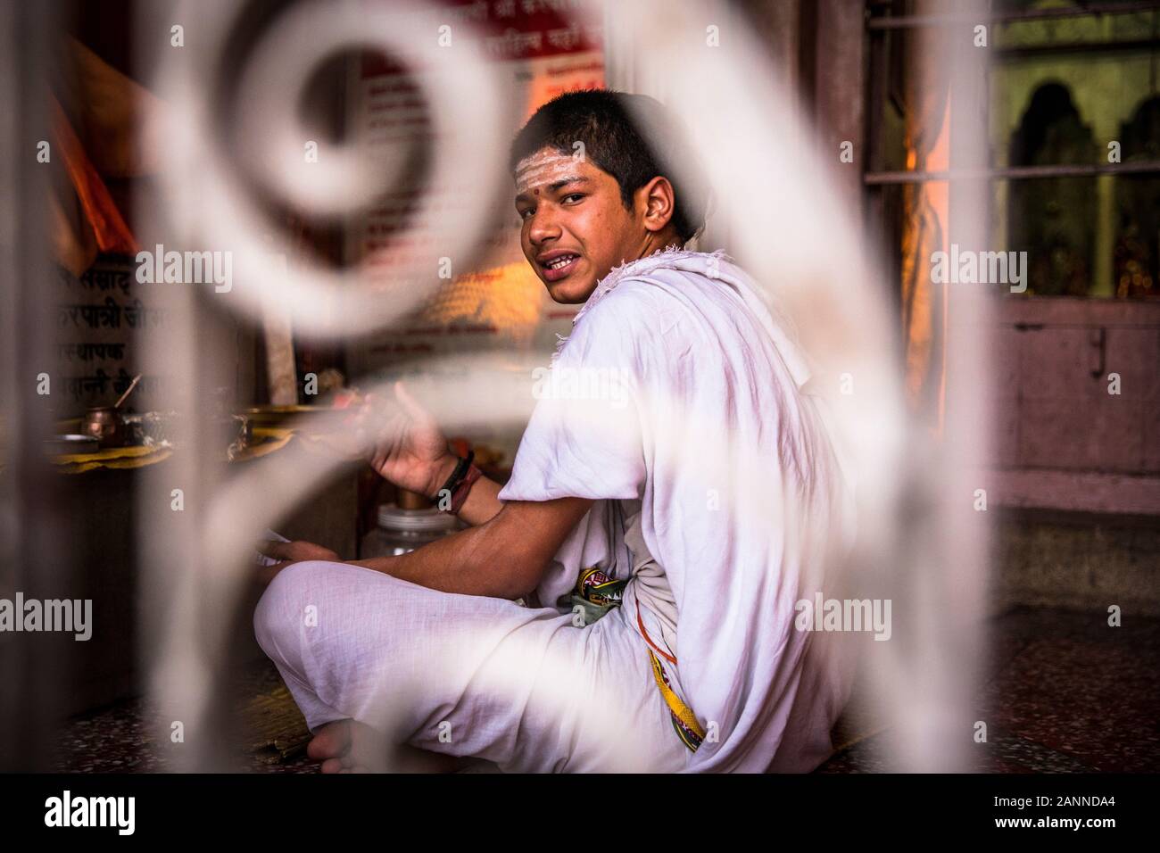 Vedic boy chanting. Varanasi, India Stock Photo - Alamy
