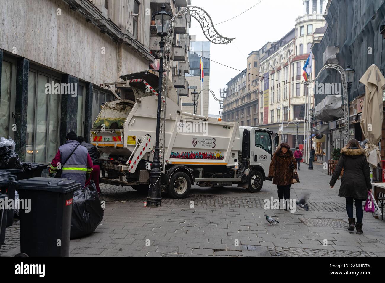 Historical garbage truck hi-res stock photography and images - Alamy