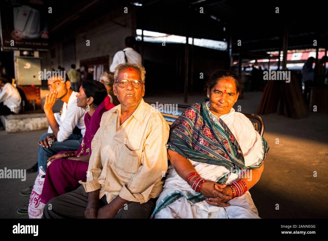 India train people sitting hi-res stock photography and images - Alamy