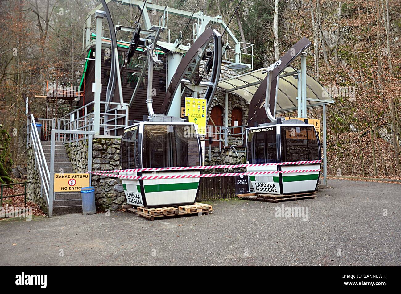 modern cableway and transport Stock Photo - Alamy