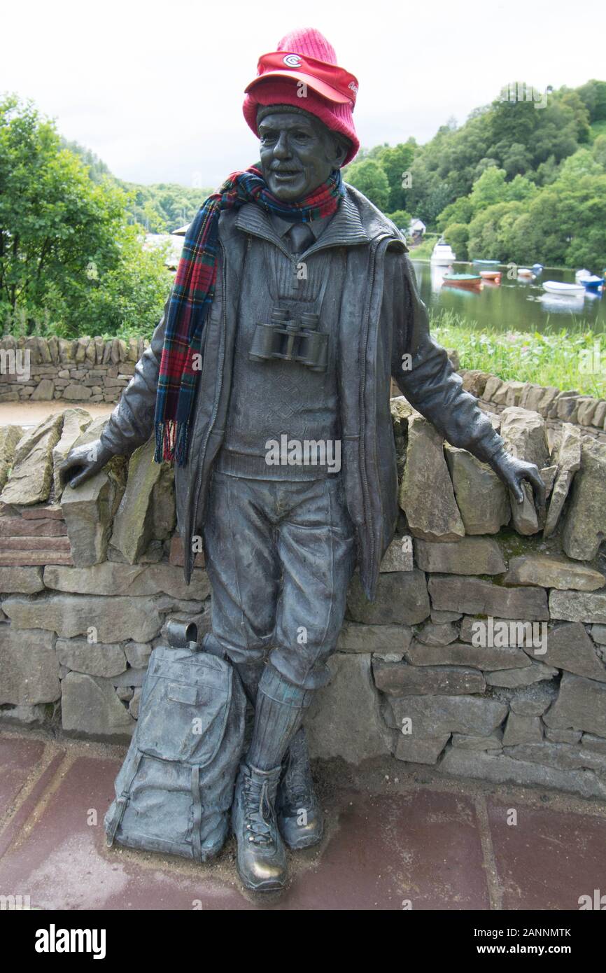 Tom weir statue loch lomond hi-res stock photography and images - Alamy