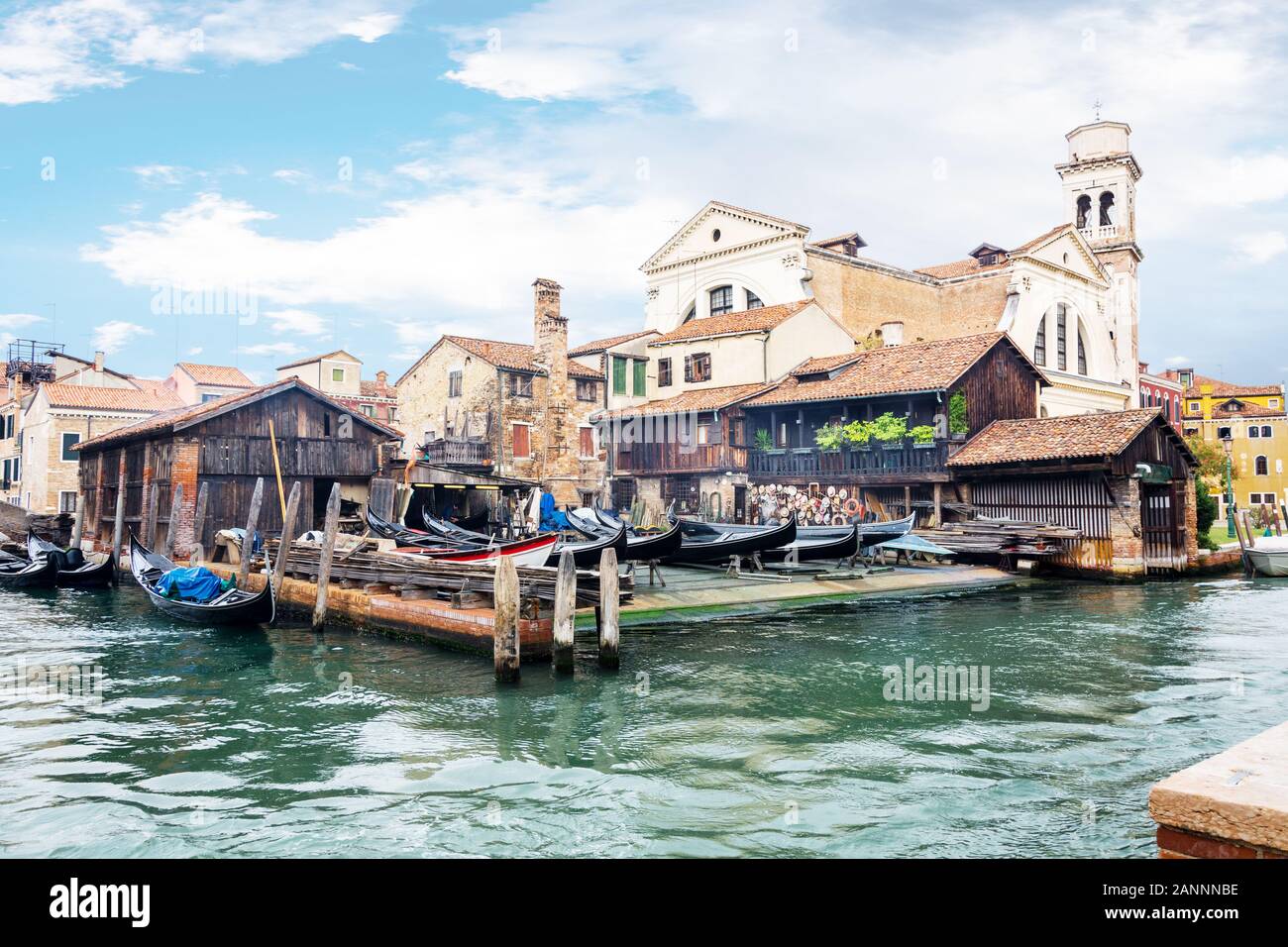 Venetian medieval hi-res stock photography and images - Alamy