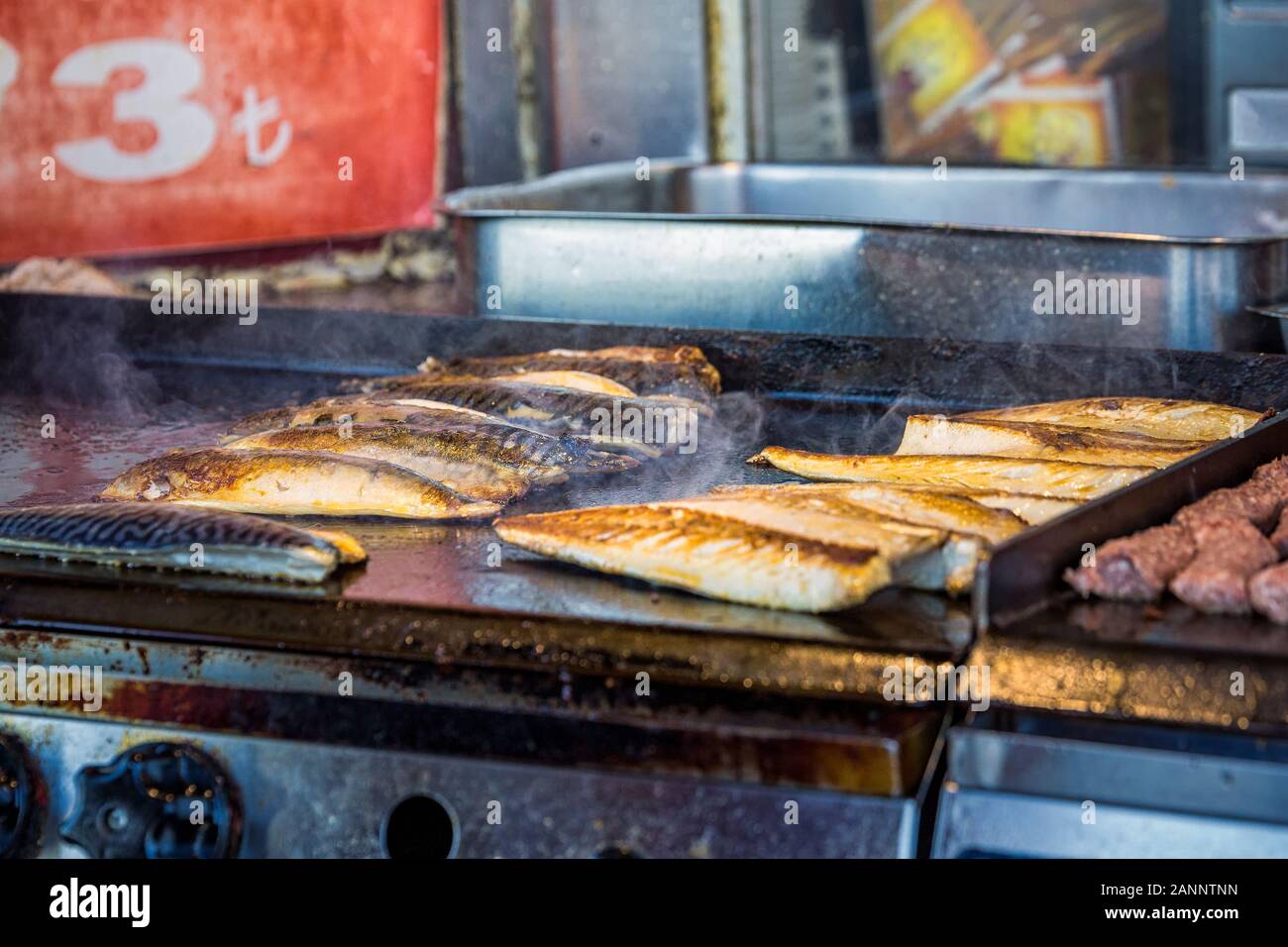 Popular dish of fresh fish grilled at Istanbul, Turkey Stock Photo - Alamy