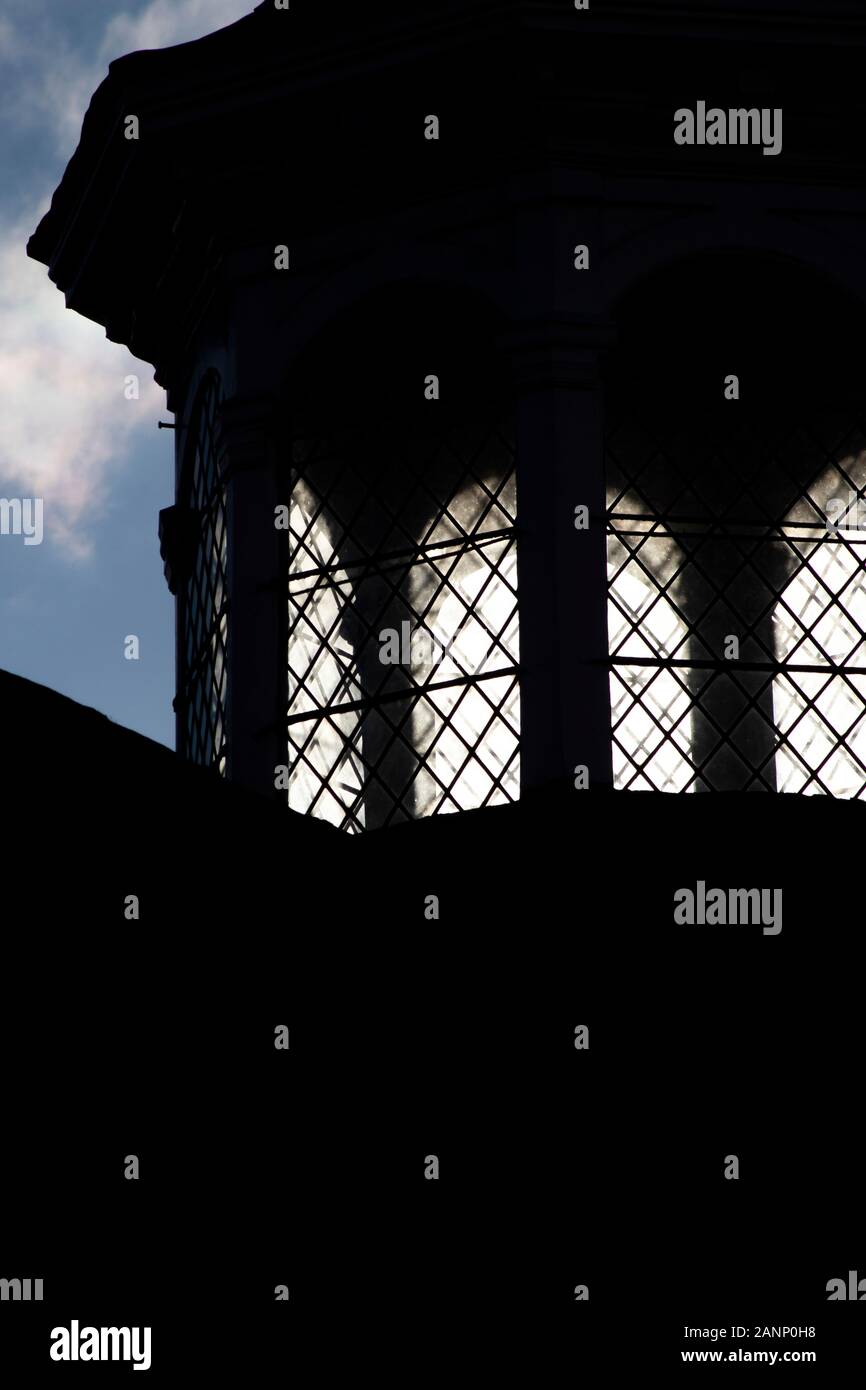 Roofline silhouette hi-res stock photography and images - Alamy