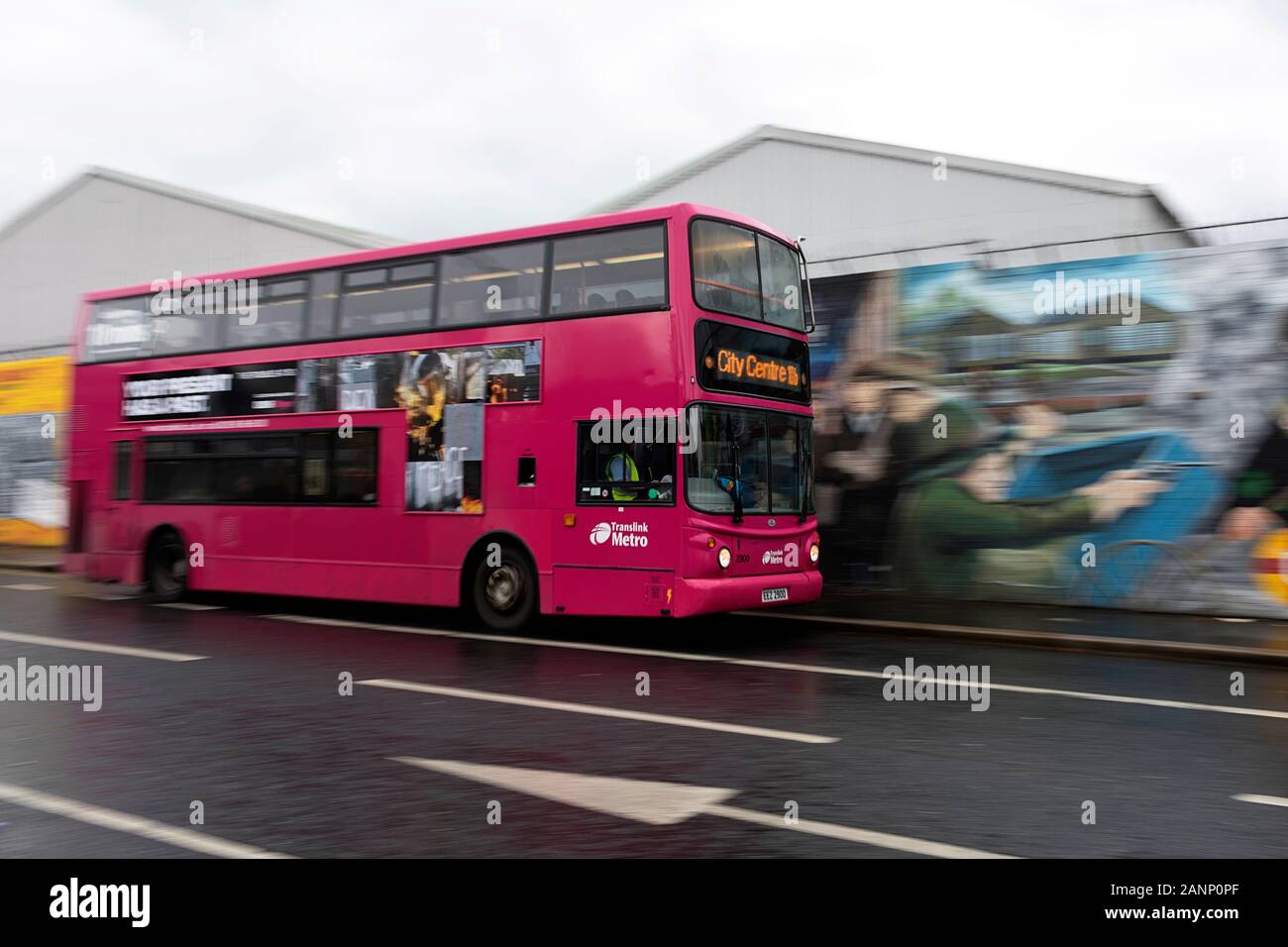 Pink bus hi-res stock photography and images - Alamy