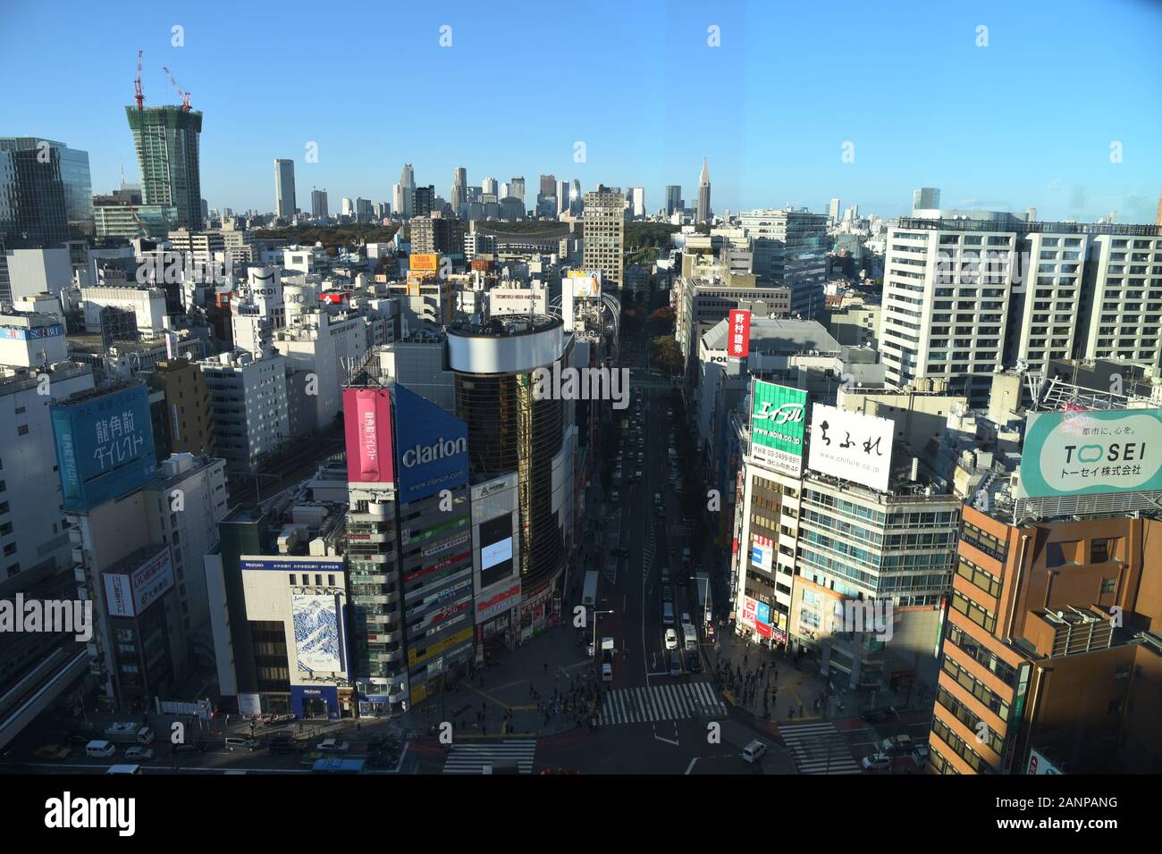 Aerial view crossing famous shibuya hi-res stock photography and images ...
