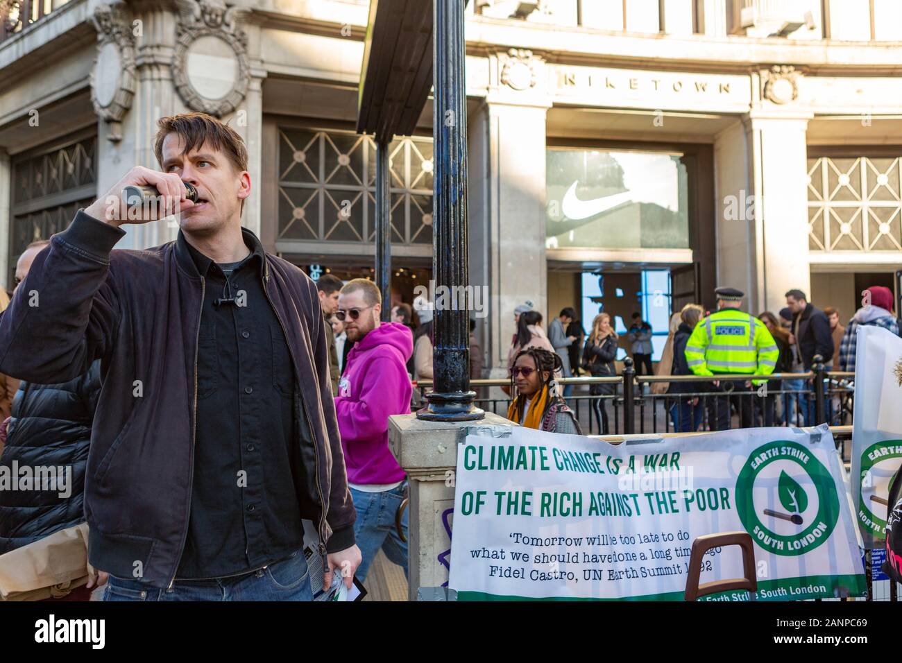 Anti noise campaign hi-res stock photography and images - Alamy