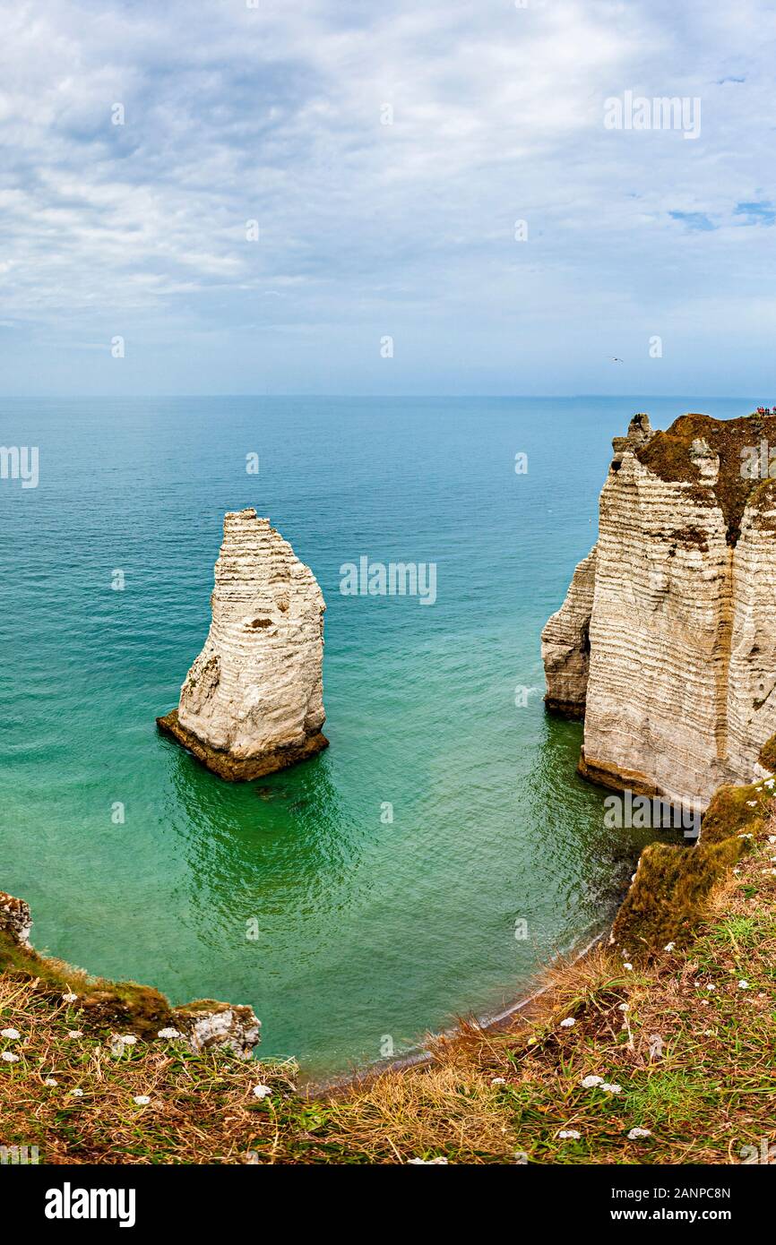 White cliffs etretat normandy france hi-res stock photography and ...