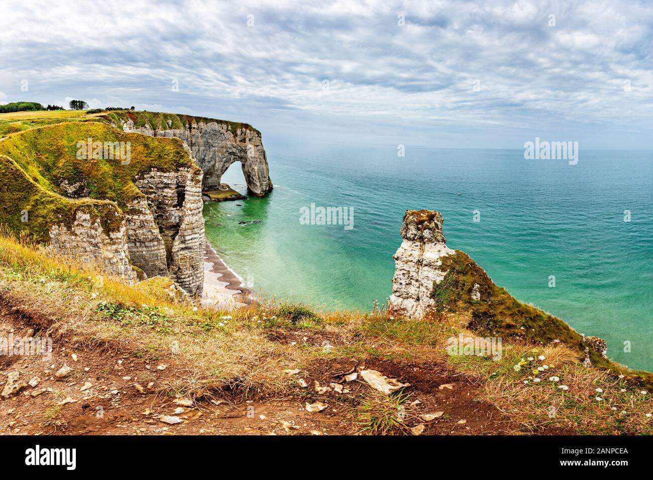 Etretat france normandy hi-res stock photography and images - Alamy